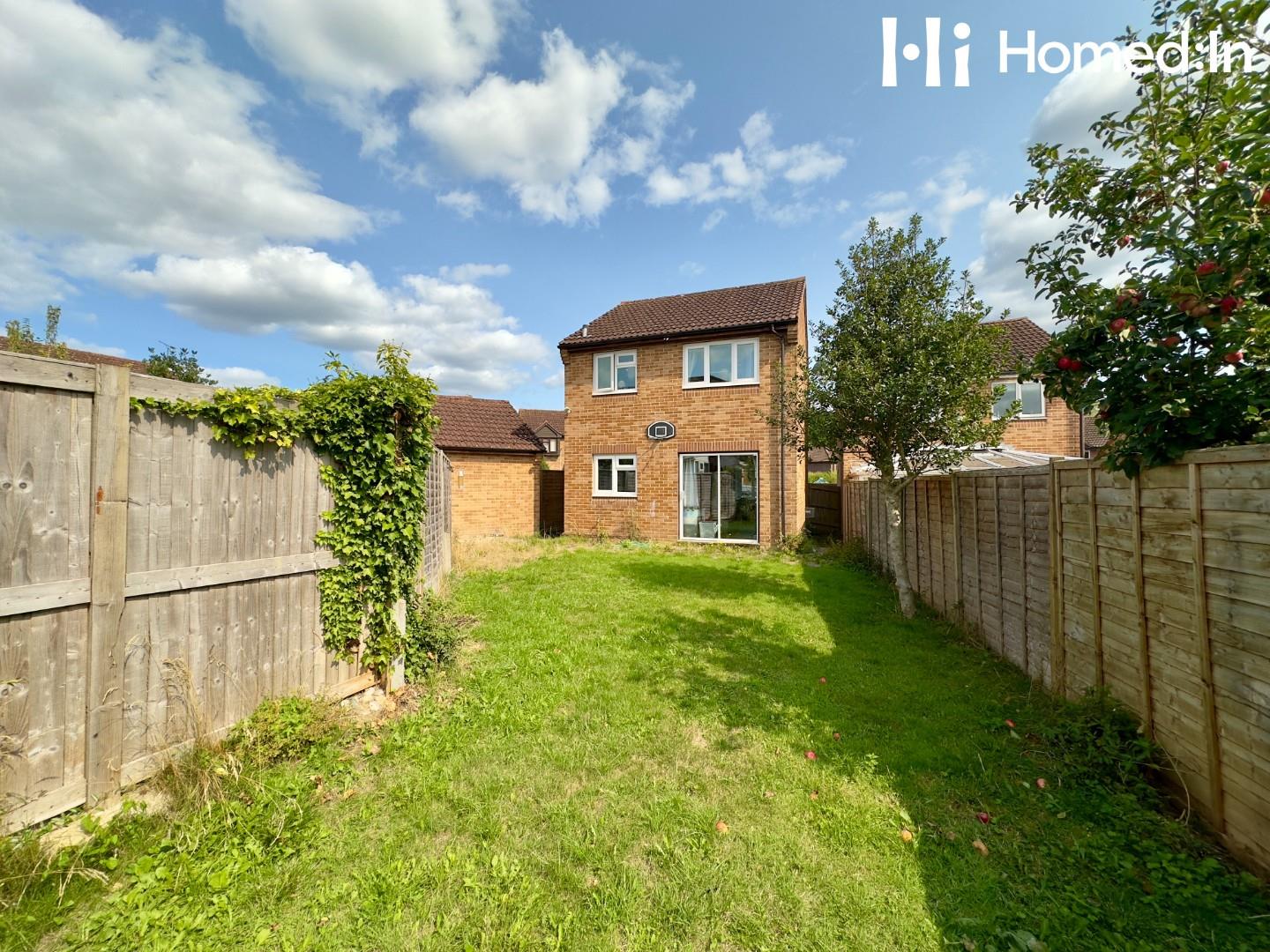 3 Bed, 1 Bath Property For Sale in Camelot Close, Southwater, RH13 9XP